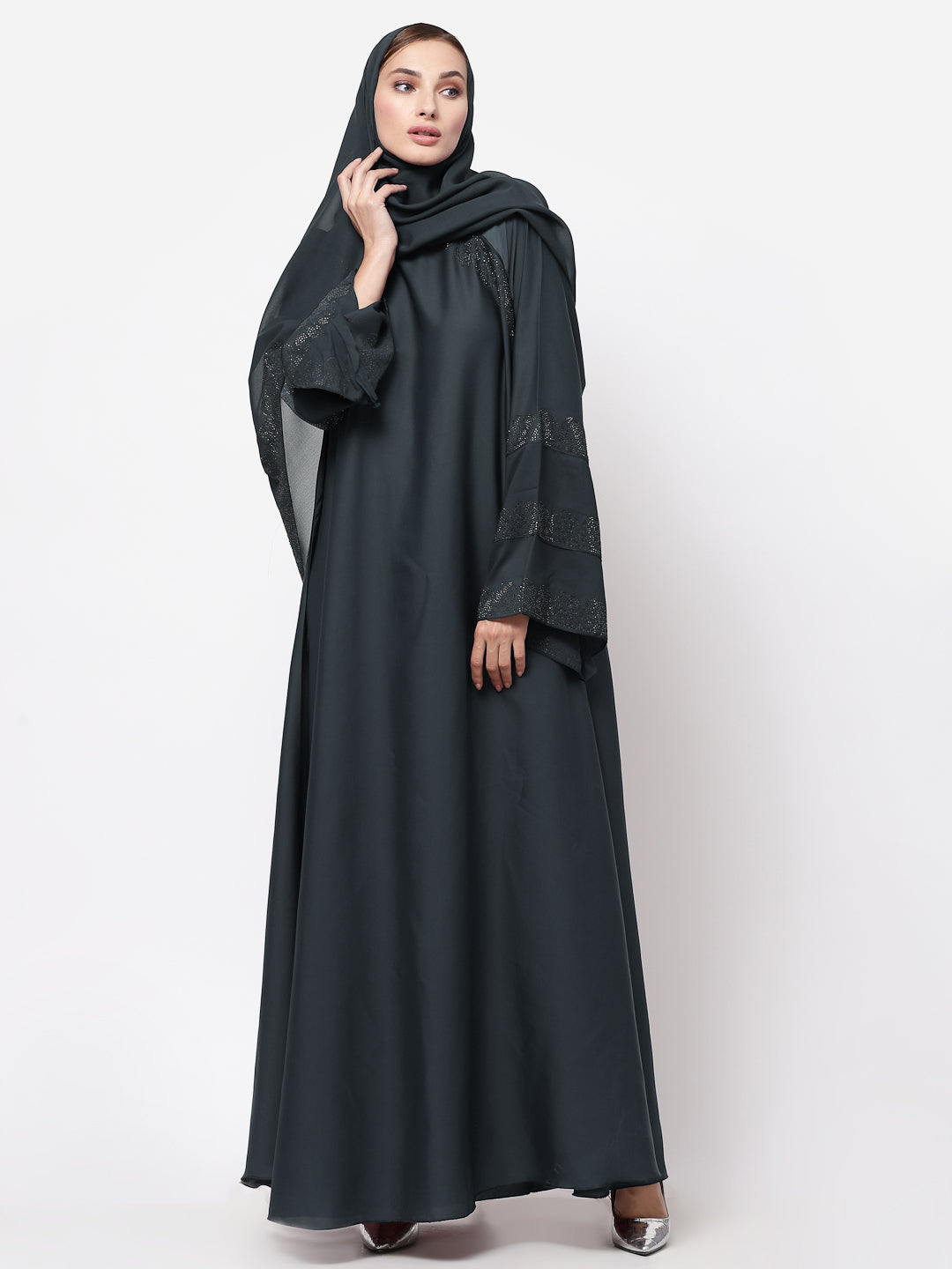 Klotthe Women Grey Embellished Burqa With Scarves – KLOTTHE®