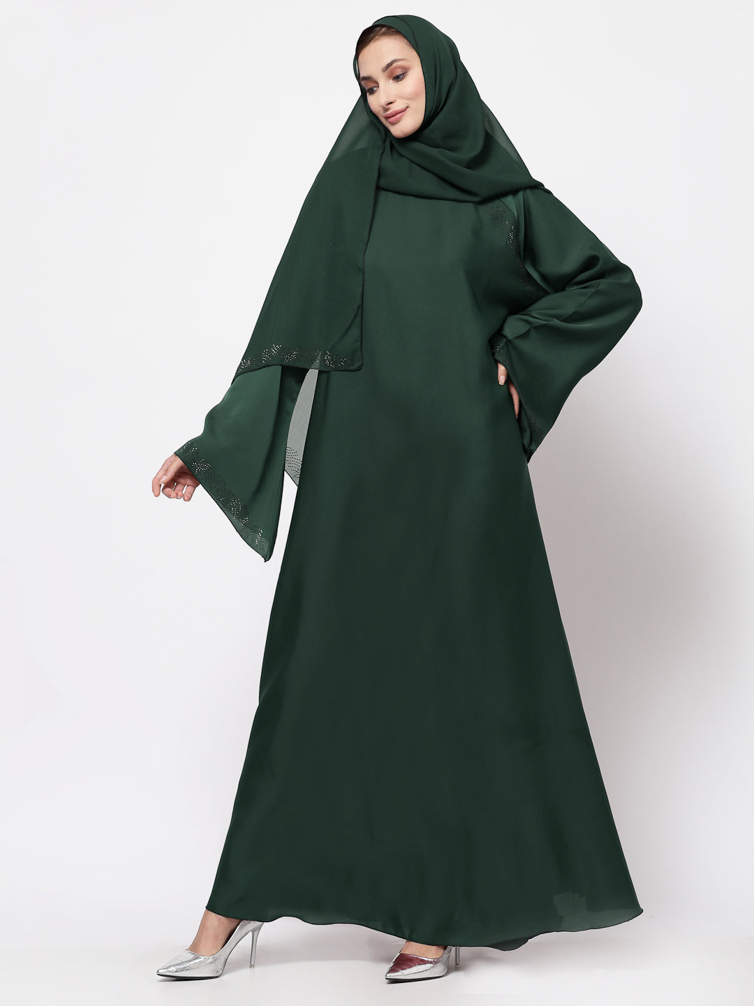 Klotthe Women Green Embellished Burqa With Scarves – KLOTTHE®