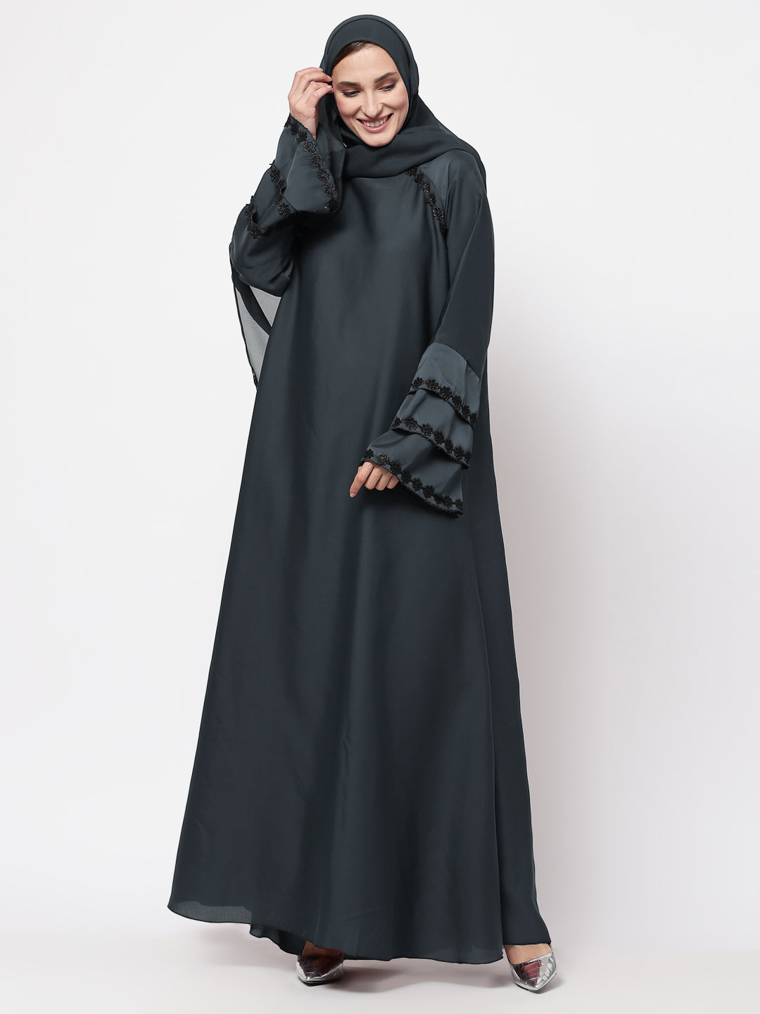 Klotthe Women Grey Embellished Burqa With Scarves – KLOTTHE®