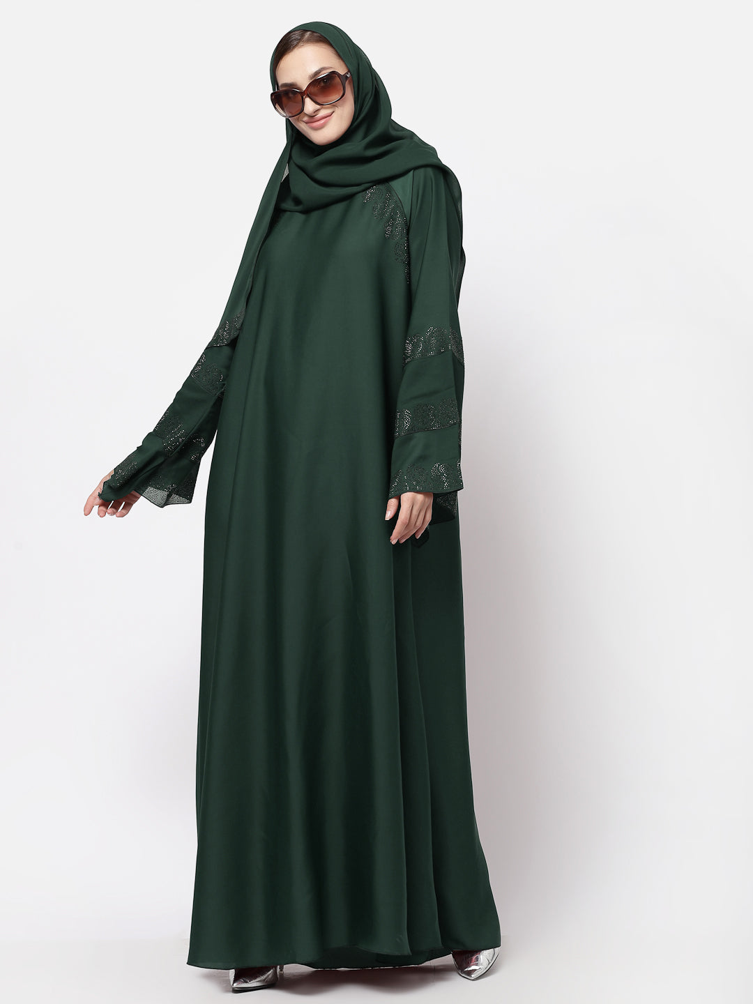 Klotthe Women Green Embellished Burqa With Scarves – KLOTTHE®