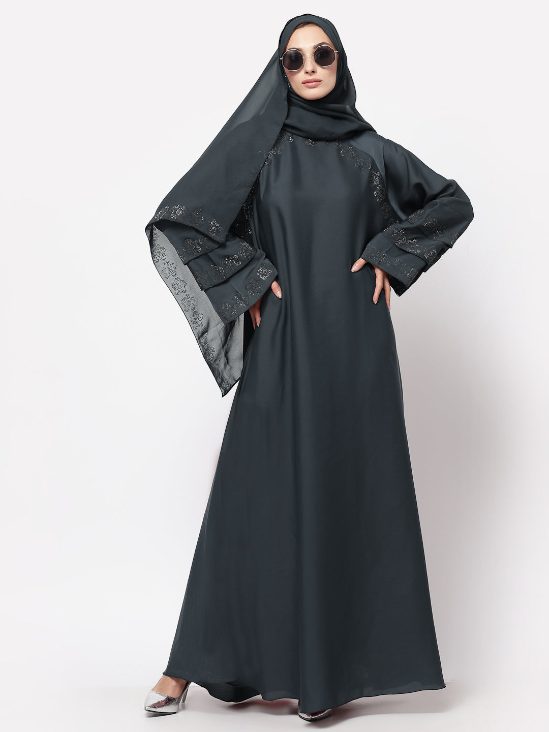 Klotthe Women Grey Embellished Burqa With Scarves – KLOTTHE®